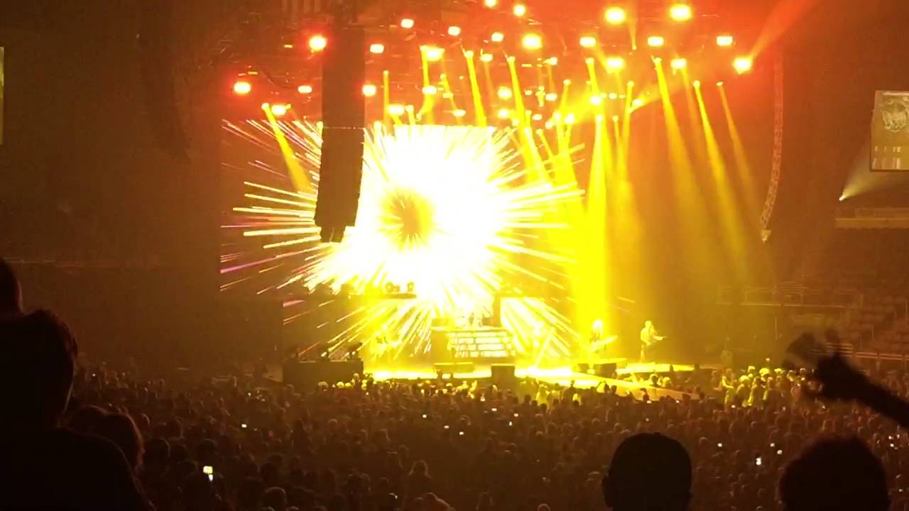 Def Leppard - Evansville 8/8/16 opener - YouTube