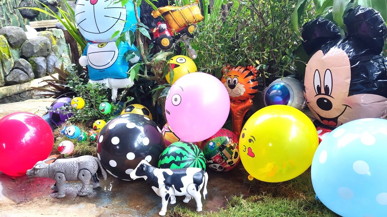 MENEMUKAN BANYAK BOLA EMOJI BOLA BASKET SAAT MELETUSKAN BALON BERHADIAH ...