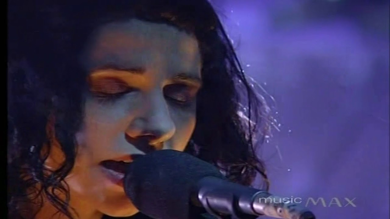 PJ Harvey & Tricky. Later with Jools Holland BBC2 12.05.1998. "Broken ...