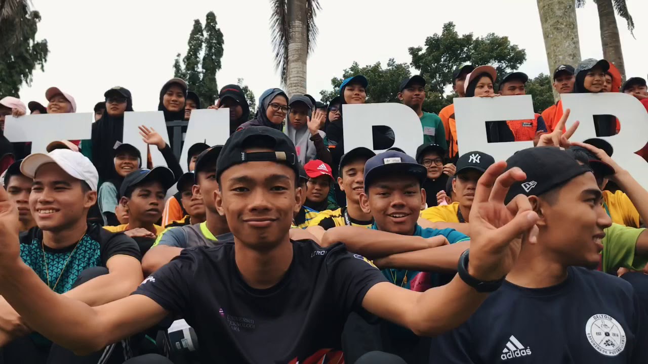 300 PESERTA DAN 50 FASILITATOR - TEAM BUILDING SR SUPINATOR - YouTube