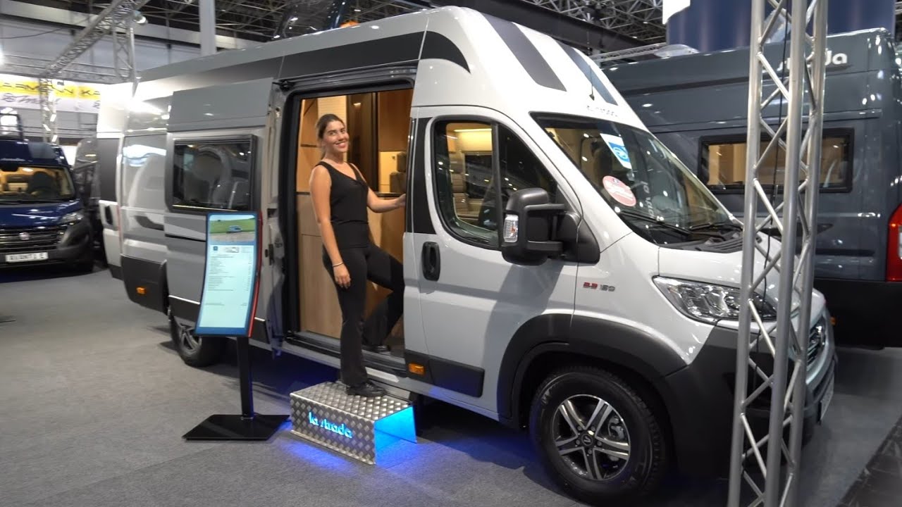 6,36m! XL Wohnmobil Kasten Grundriss Heckbad und Hubbett! La Strada ...