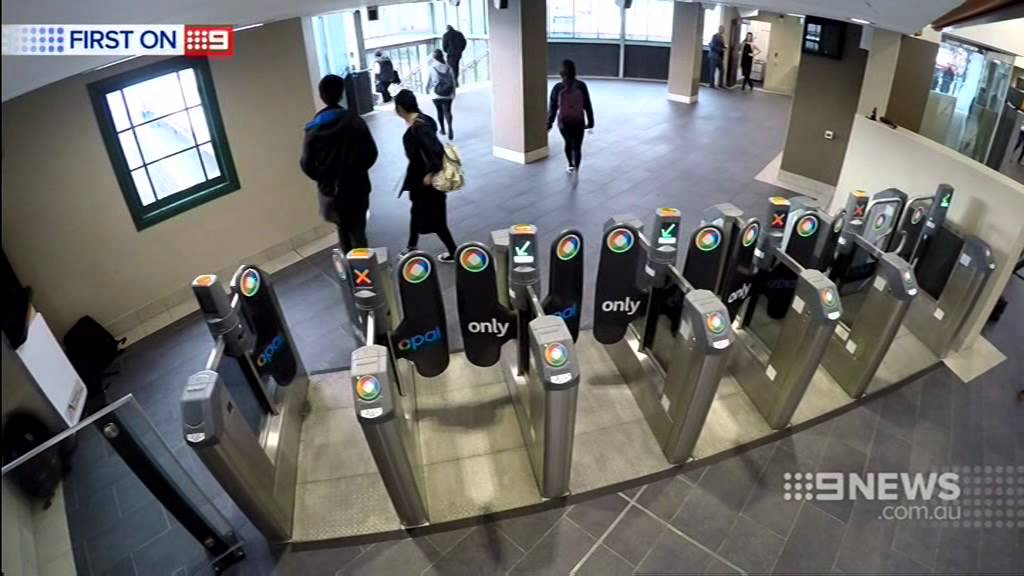 Nine News Sydney - New Opal Card barriers (26/8/2015) - YouTube