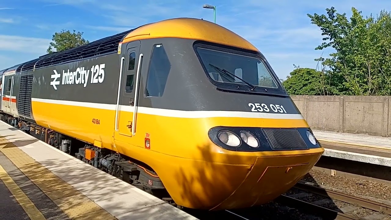 Intercity 125 livery HST power car leaving tamworth - YouTube