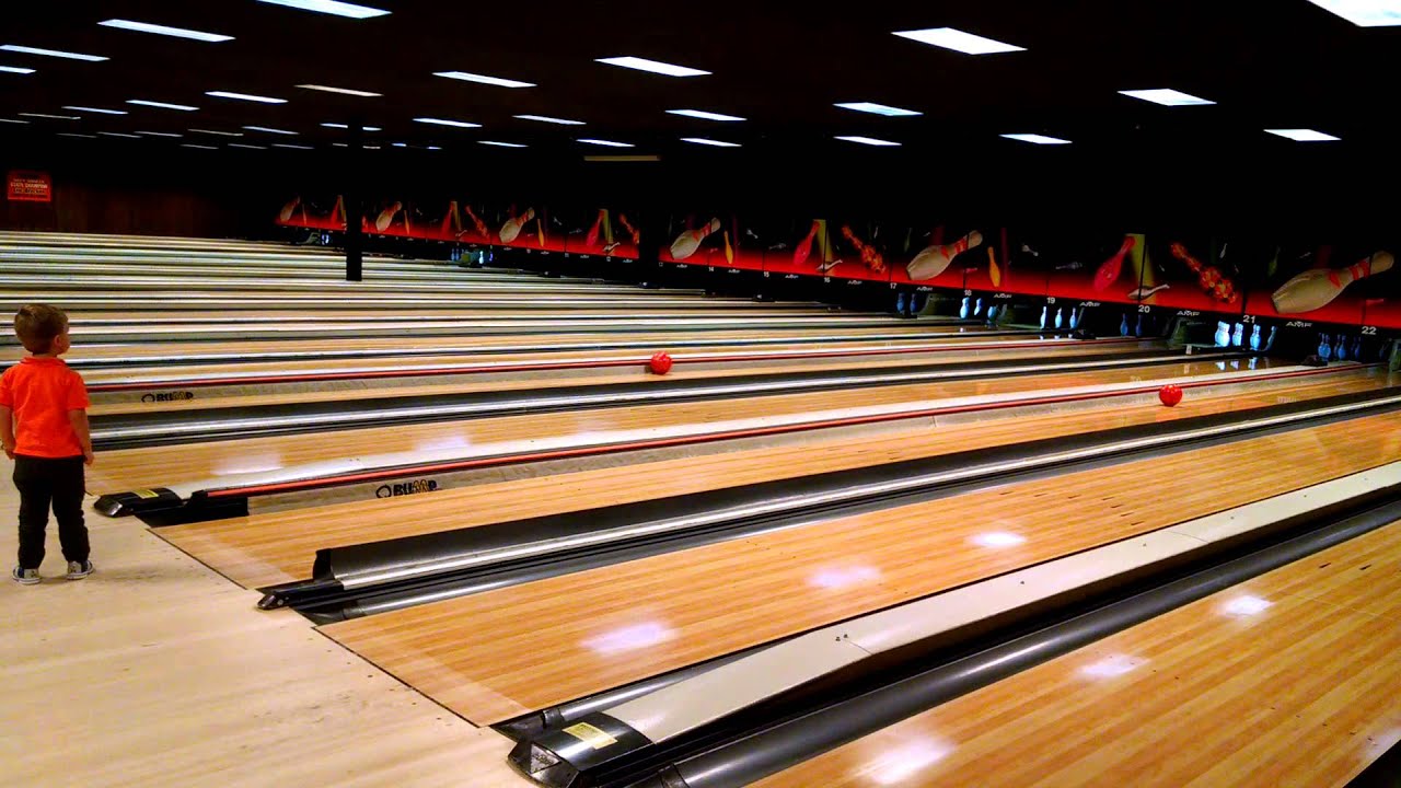 1st time bowling! - YouTube