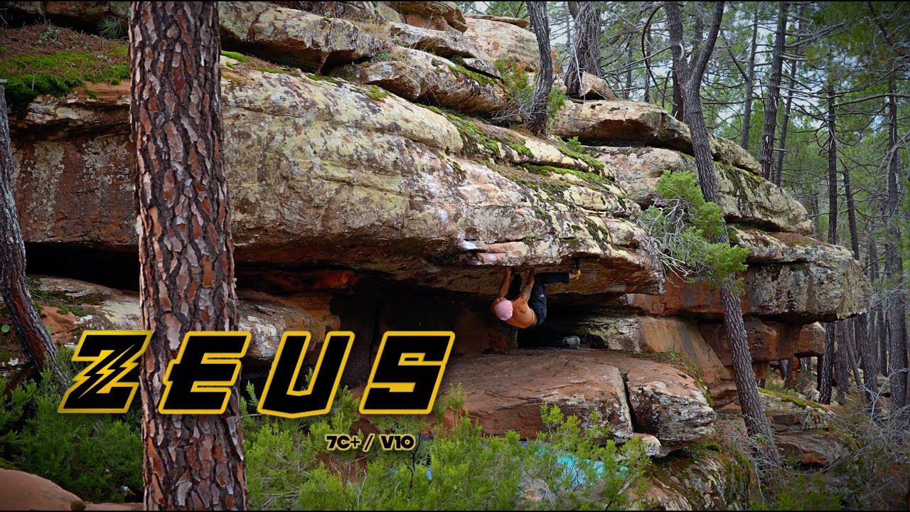 Albarracin Bouldering: ZEUS (7C+/V10) **Super Bat-Hang 360 Beta** - YouTube