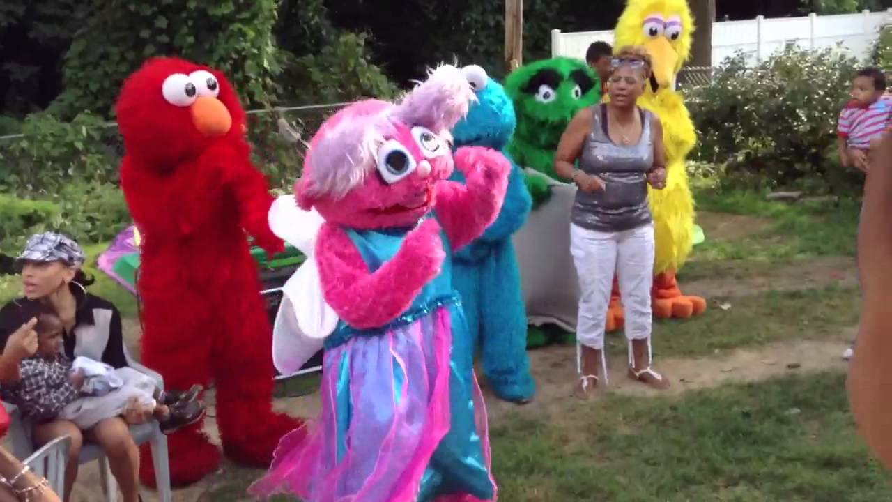 Sesame Street dances to rap songs - YouTube