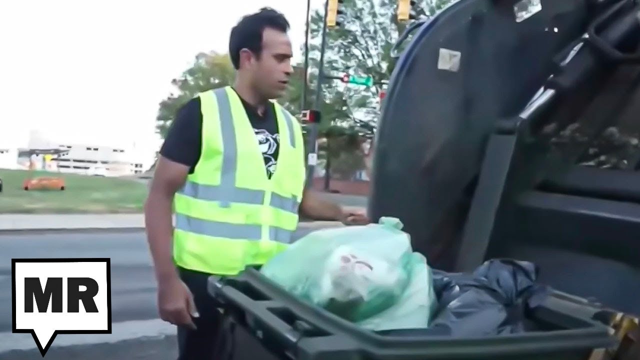 Vivek Humilates Himself With Garbage Man Cosplay - YouTube