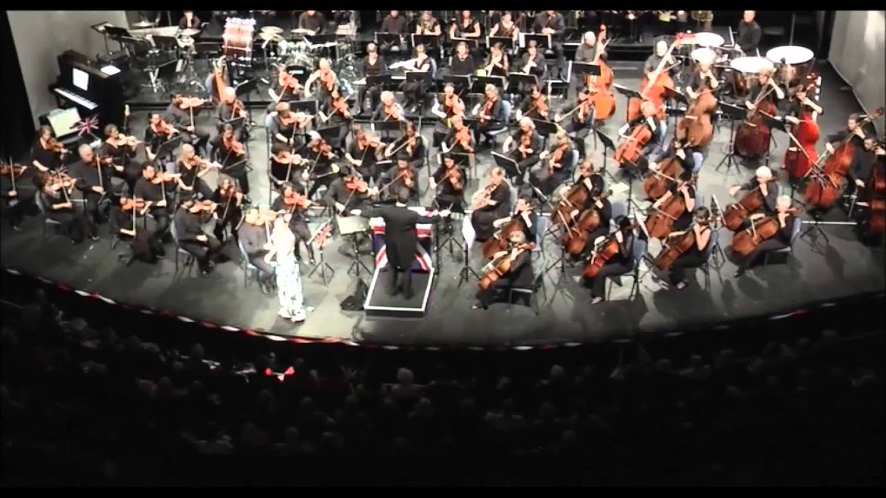 Crowded House: Four Seasons in One Day (Latafale Auva'a, Auckland ...