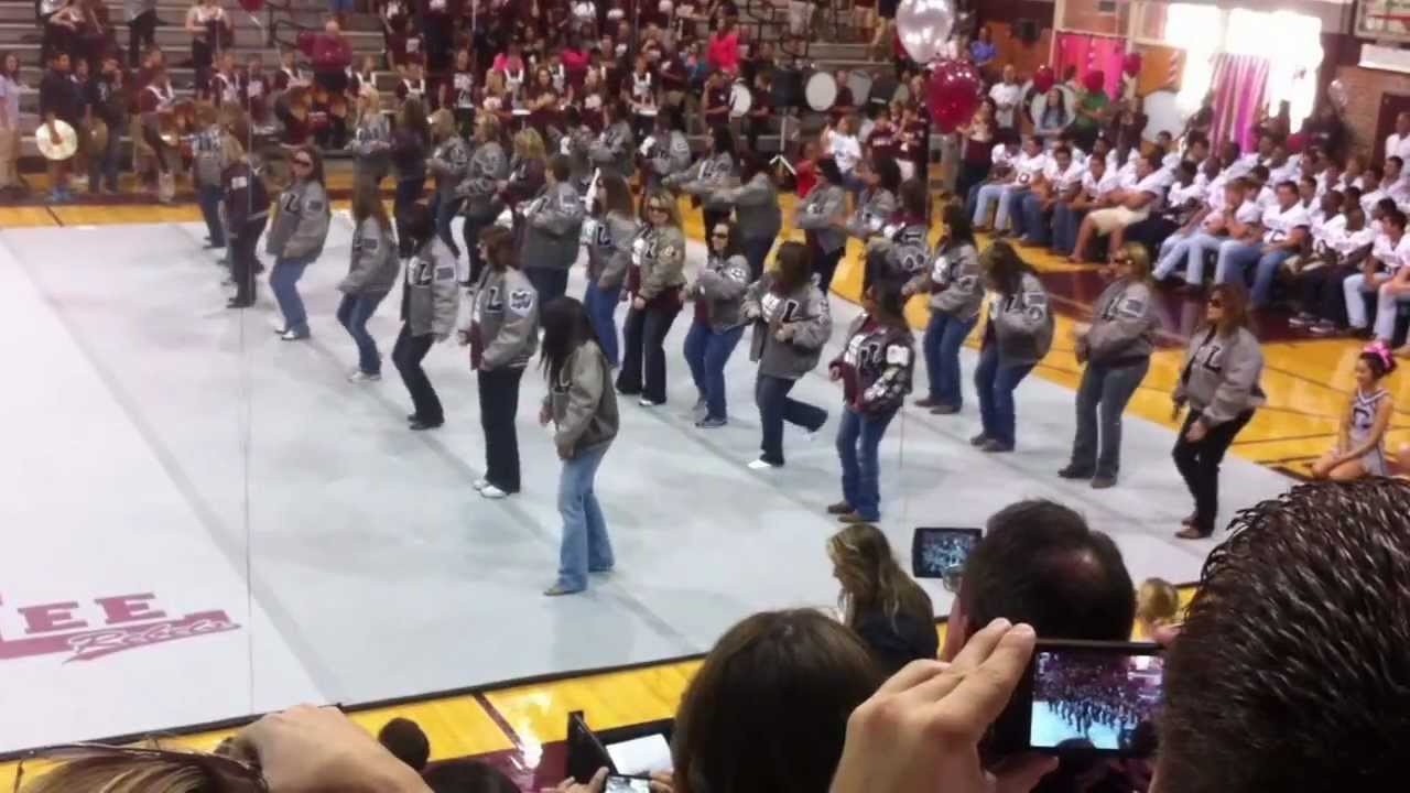Lee Rebels Senior Moms dancing (MUZZLE THE DOGS---NOW IT'S YOUR TURN ...