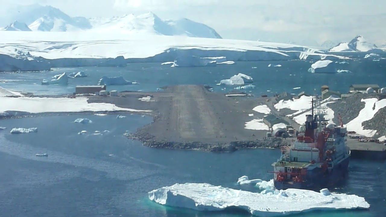 Twin Otter Landing at Rothera - YouTube