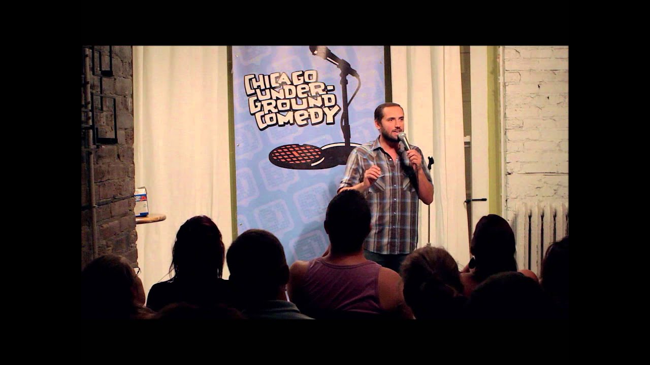 Joe Fernandez Performs at Chicago Underground Comedy - YouTube