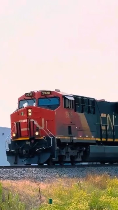 Canadian National Freight Train Rumbling Through Plainfield - YouTube