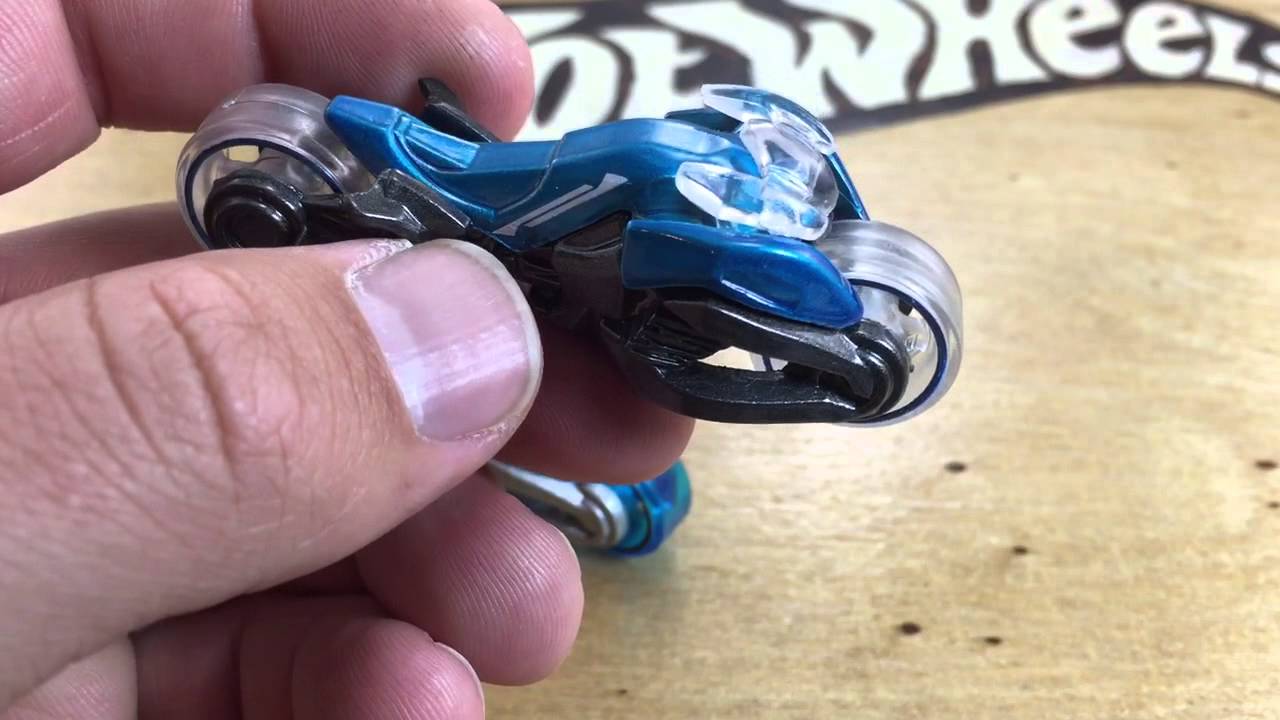 Hot Wheels Max Steel Motorcycle Fourth Recolor Review! - YouTube