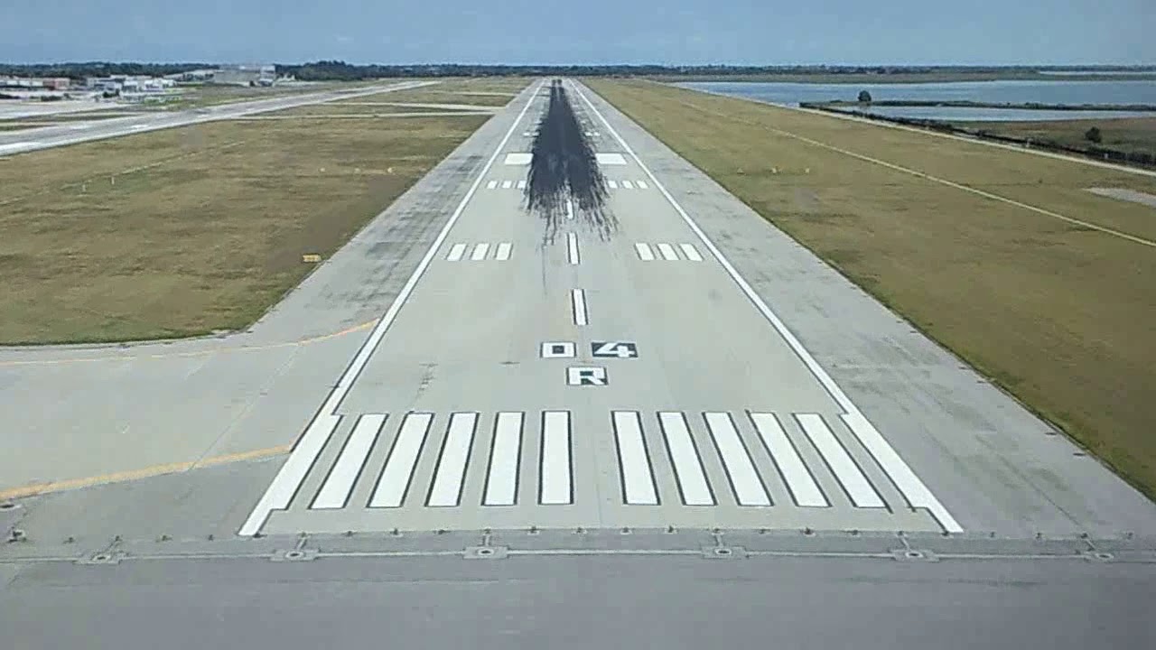 Venice Approach Runway 04R - YouTube