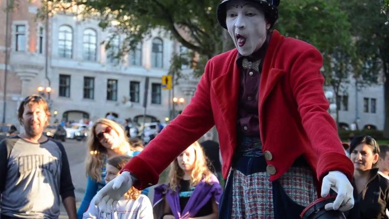 Adorable Clown: Quebec City August 2013 - YouTube