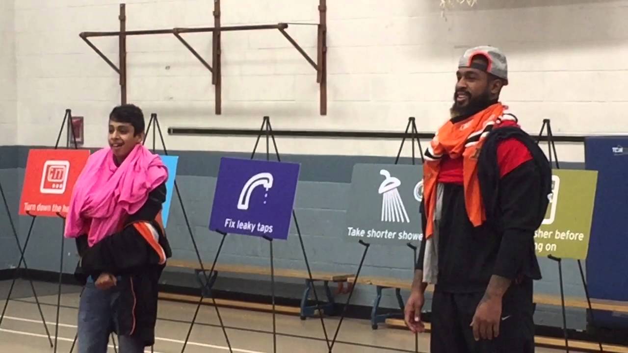 BC Lions players at Fraser Wood Elementary in Surrey, B.C. - YouTube