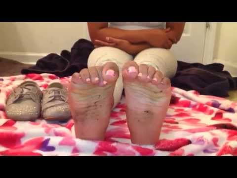 Ebony stinky soles