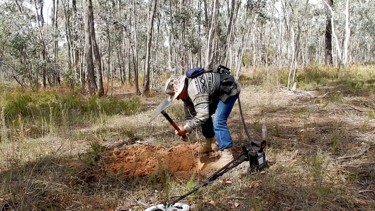 Gold Hunter 1 4 2017 at 11 45 am Prospecting near Talbot Victoria - YouTube