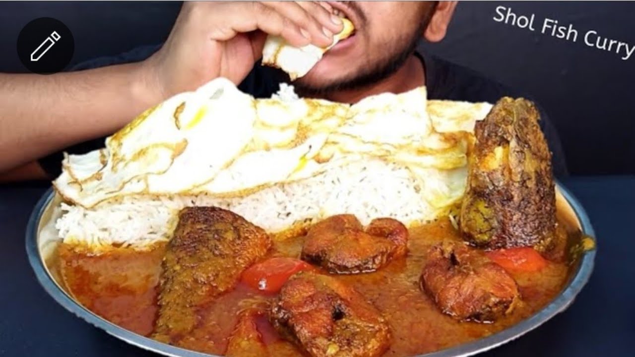 Spicy Big Shol Fish Curry Eating With Basmati Rice | Egg Poach Eating ...