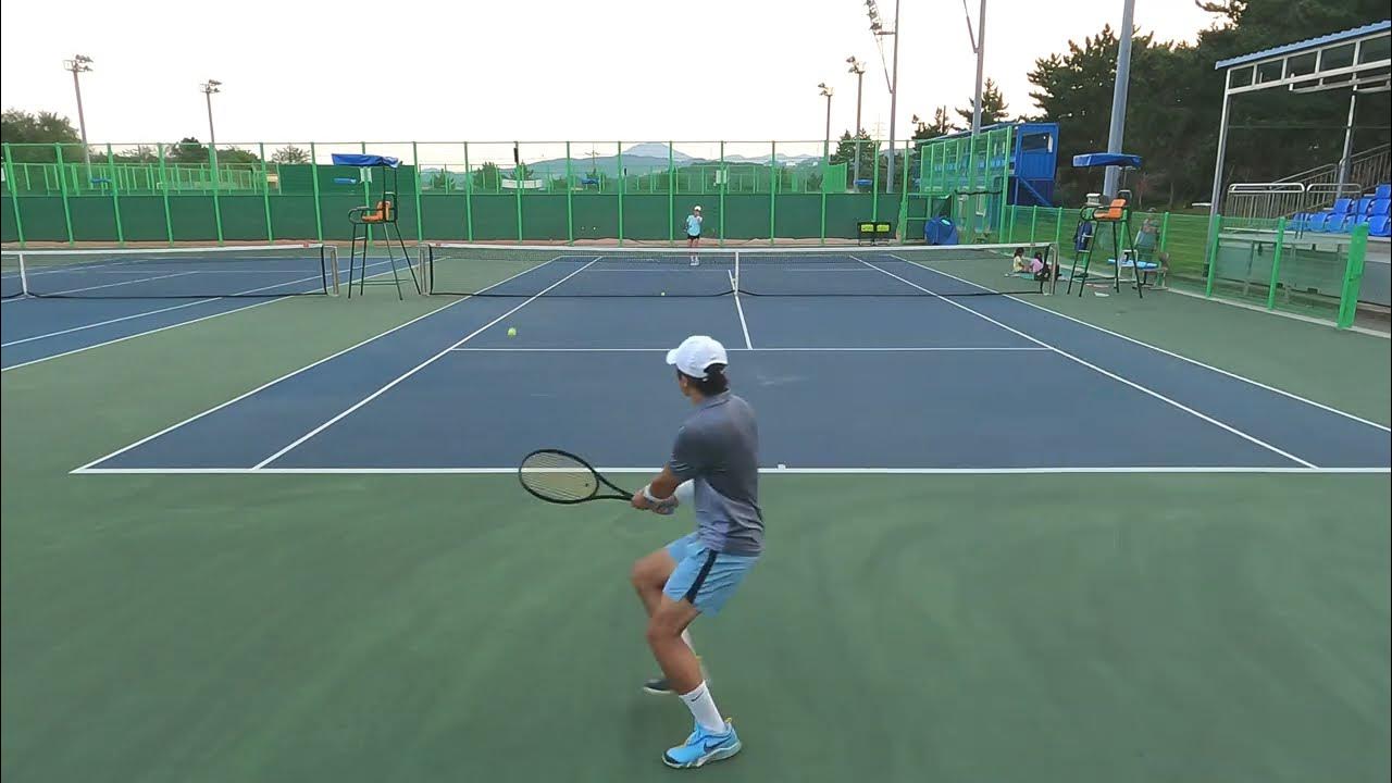 아내와 랠리, 딸아이에게 백핸드 알려주기 | 가족 테니스 - YouTube