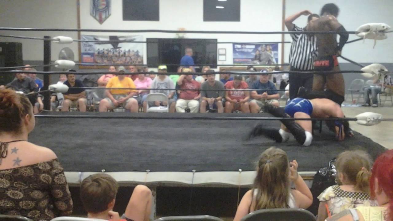 Draven Lee vs. Brian Valor - YouTube