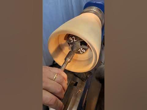 woodturning, tournage sur bois d'un Cache-pot en amandier et résine époxy (partie 5) - YouTube