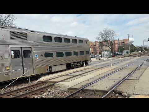 Metra F40PHM-3 206 Leads Outbound Metra Train #2015 At LaGrange Road On March 29, 2025 - YouTube