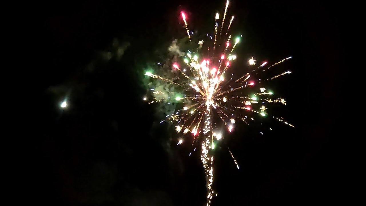 Daffodil 200g firework cake from Brothers Pyrotechnics, full demo. # ...
