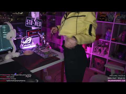 Eylül AdıGüzel Kombini Gösteriyor!!!