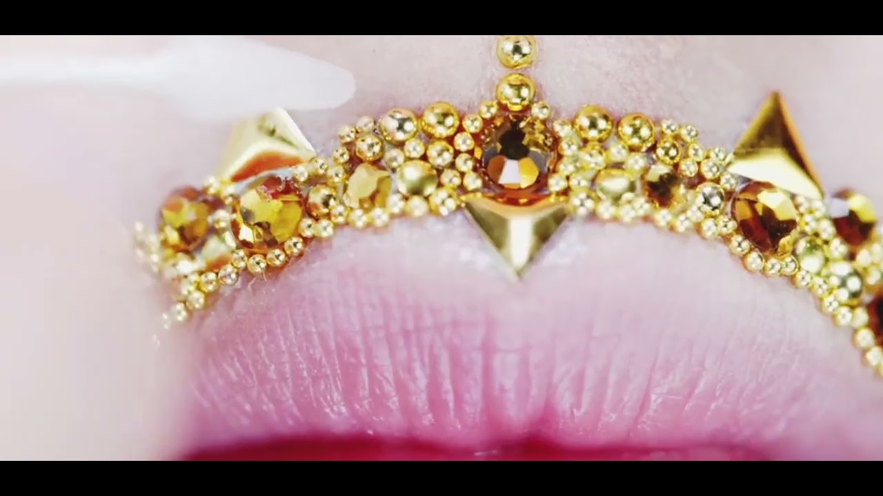 tip tutorial simple makeup lip shape crown jewel 💎 - YouTube