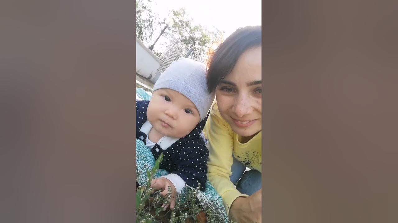 Рафаэль трогает траву, 18 сентября - YouTube