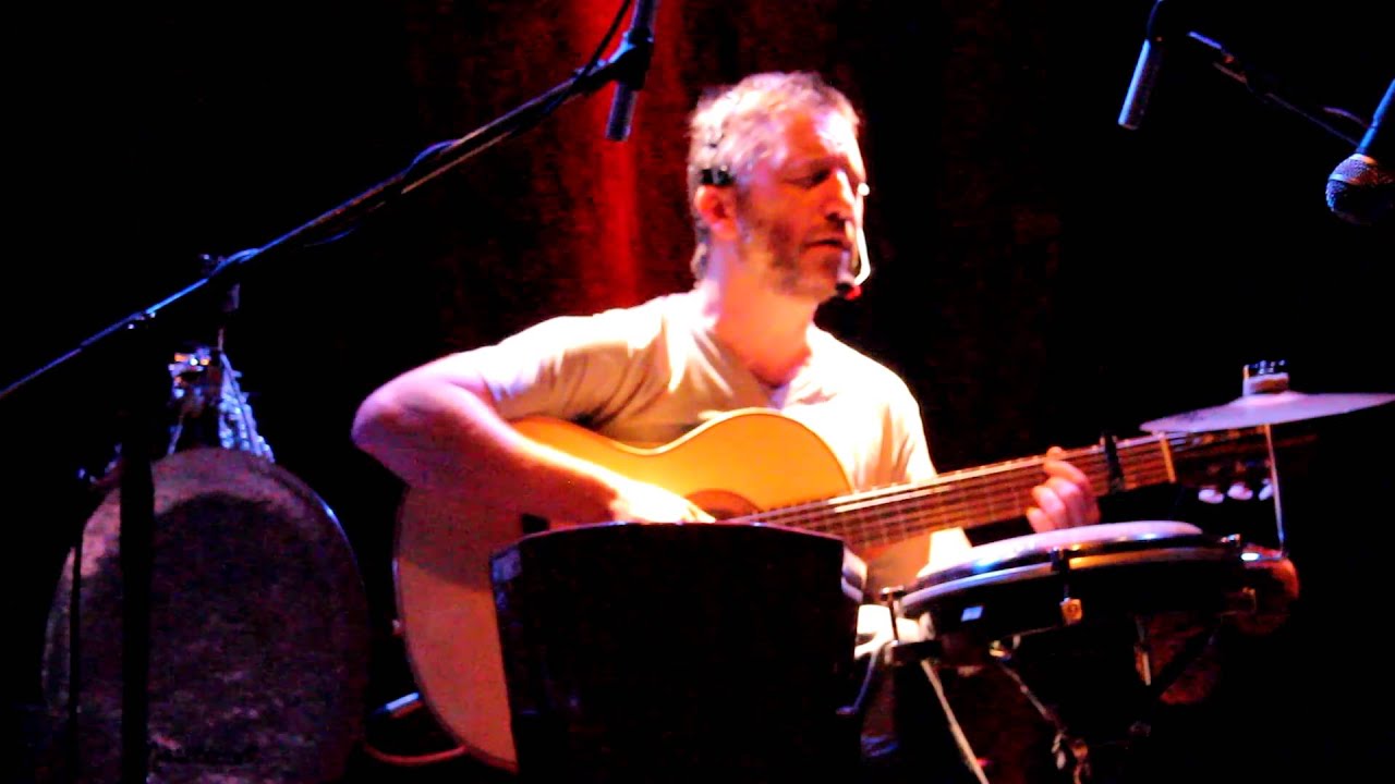 Alejandro_Oliva_Trio-Soñé-Café_Vinilo - YouTube