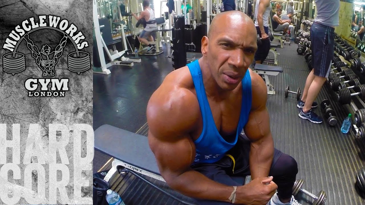 Shoulder Training | Muscleworks Gym London - YouTube