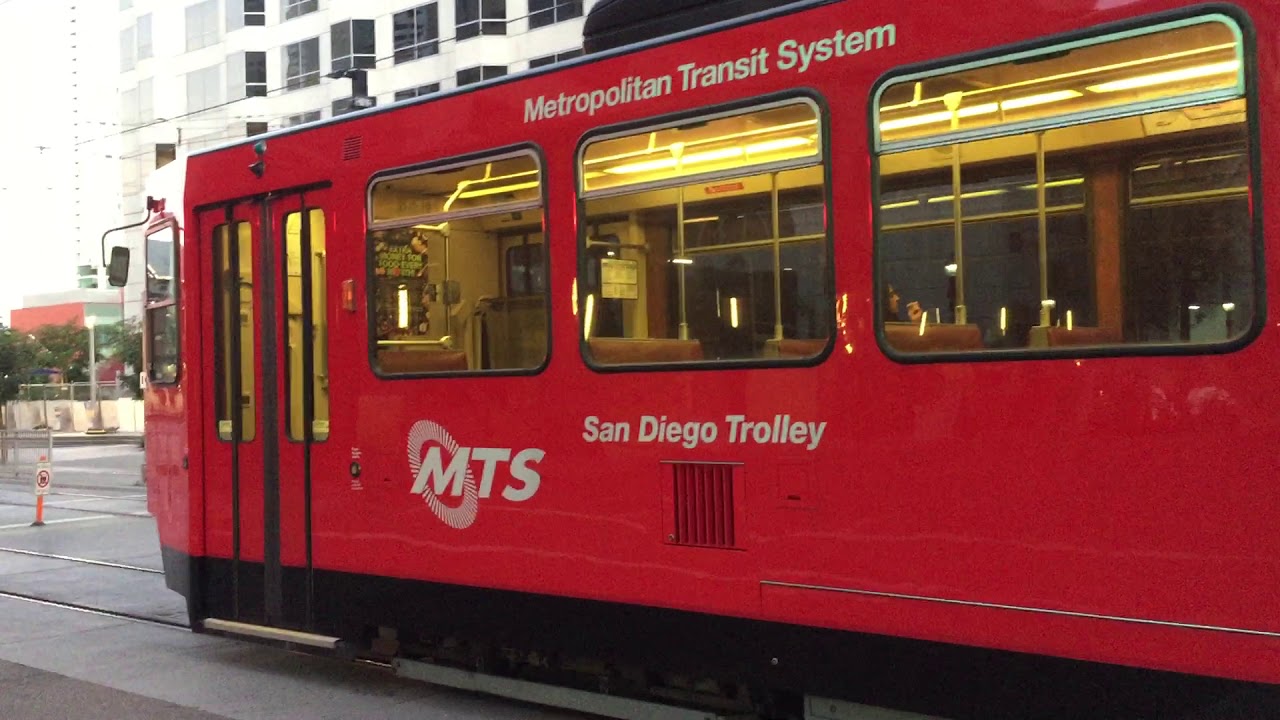 1993 Siemens Duewag SD100 Trolleys In downtown San Diego, (12/19/19 ...