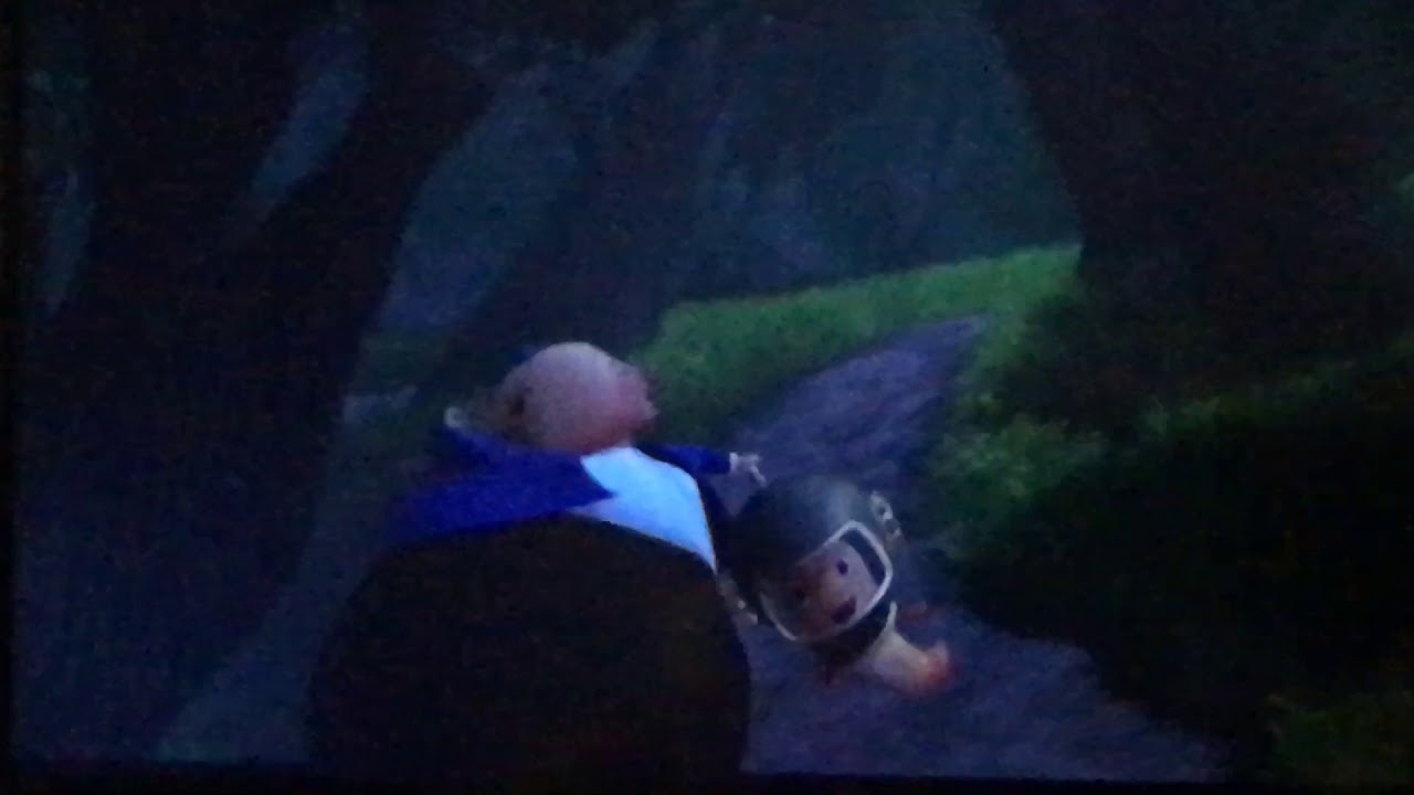 Chicken little alien invasion - transsaki