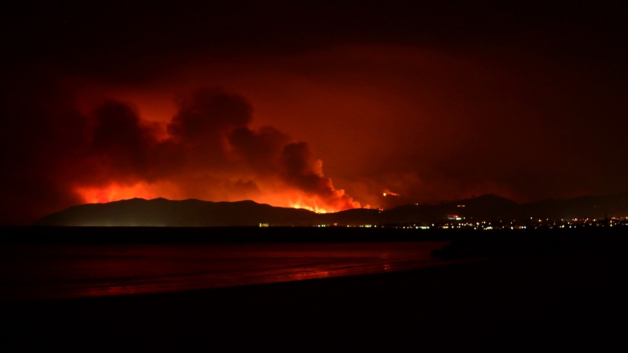 The Thomas fire from Ventura Harbor. - YouTube