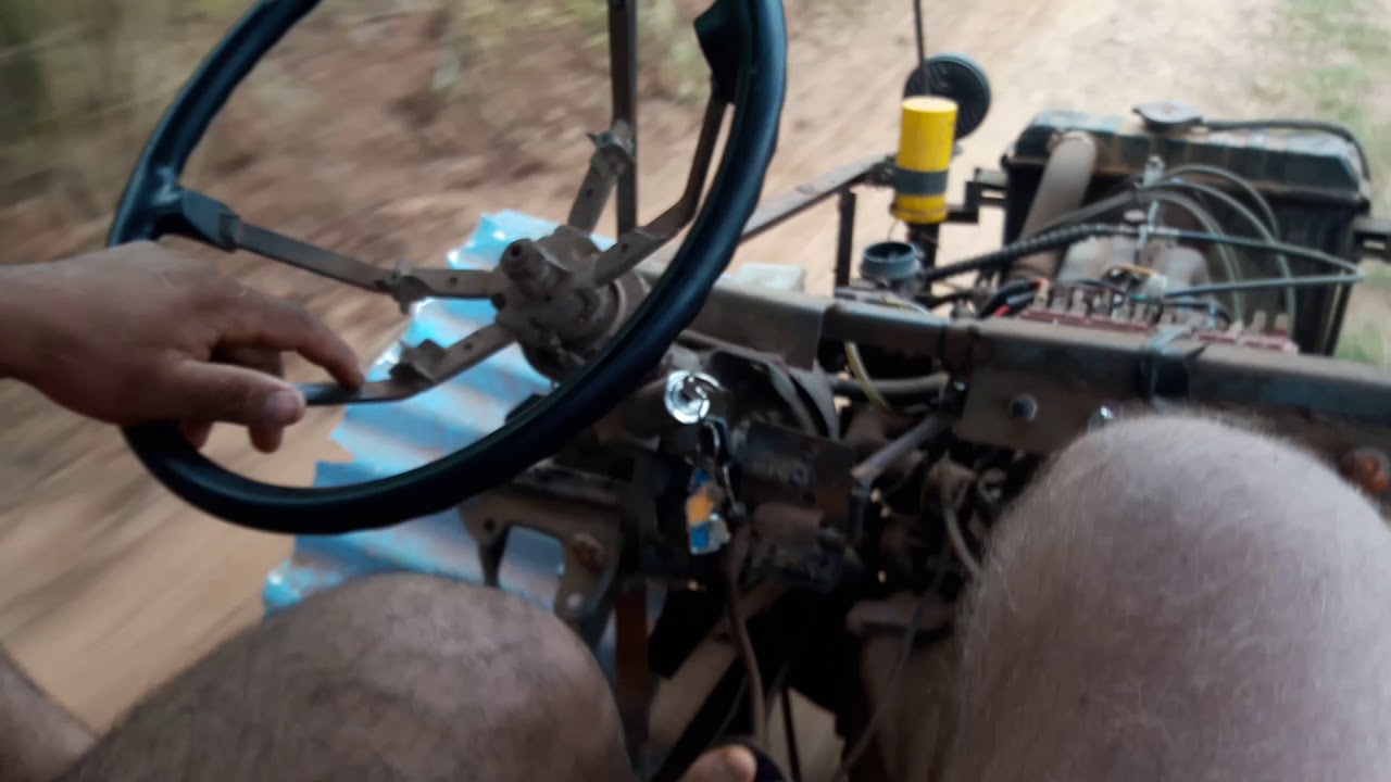 Andando de girico motor e caixa de chevette - YouTube