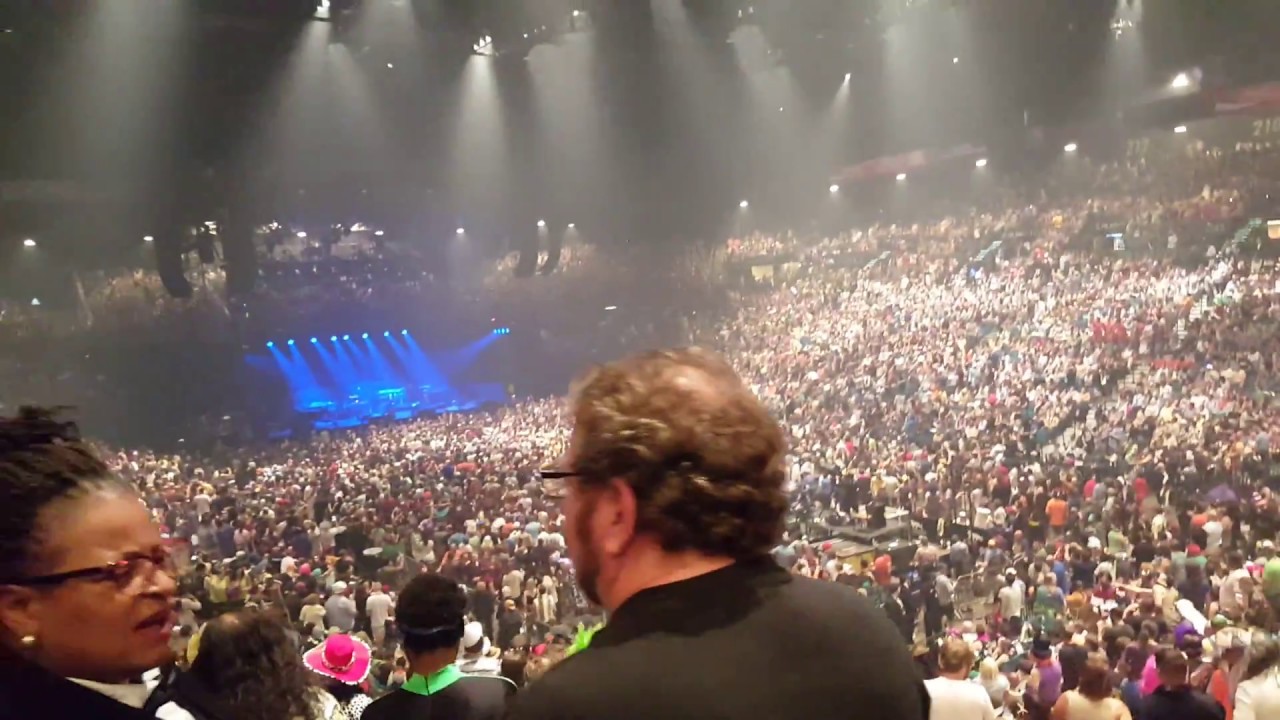 Phish Crowd Wave 10-31-16 @ MGM Las Vegas, NV - YouTube