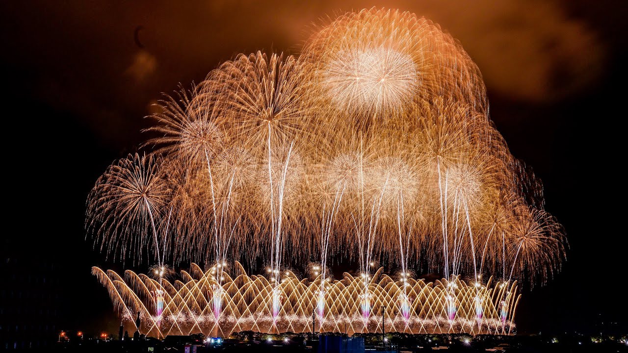 Fireworks Festival "Akagawa" Yamagata JAPAN - YouTube