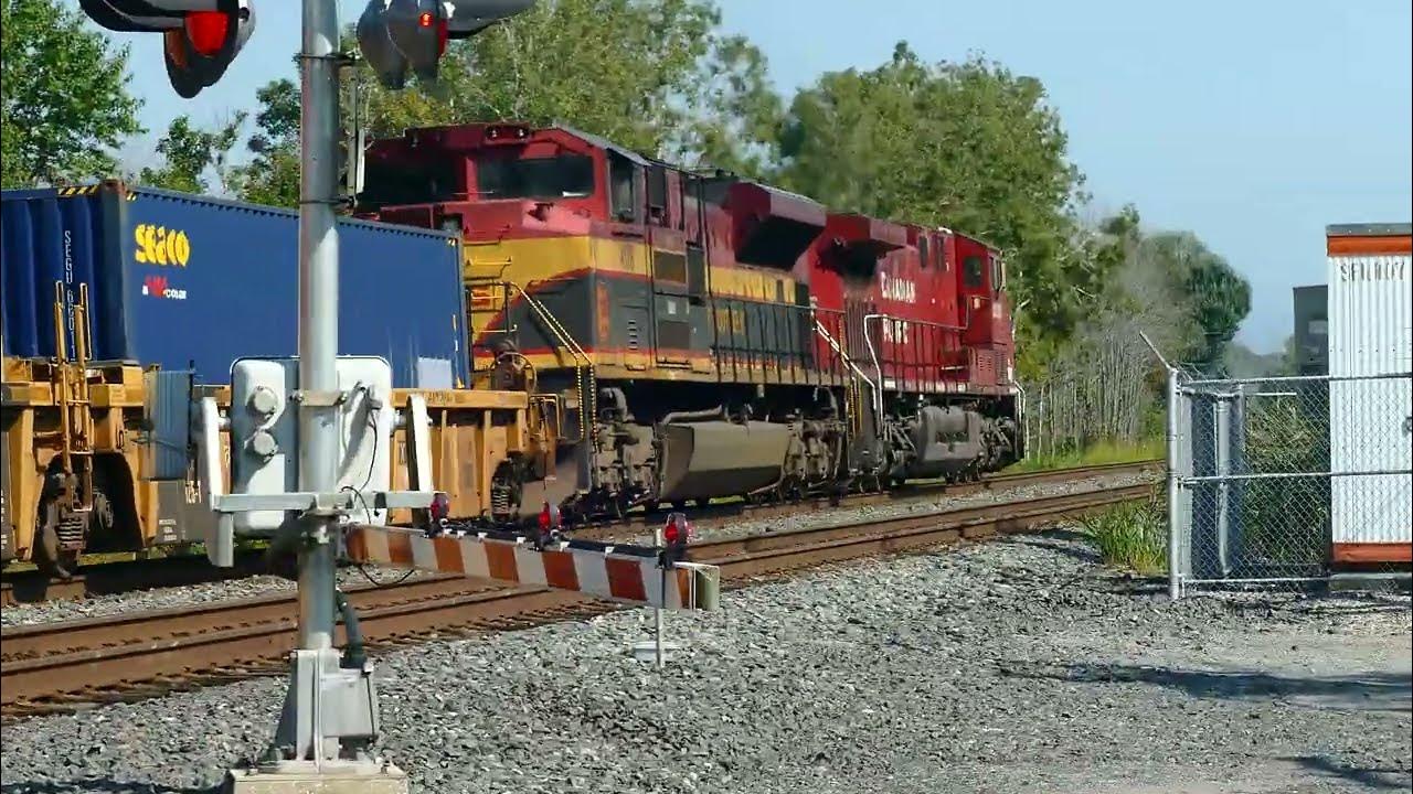 CP 9825 East Passes Spicer - YouTube