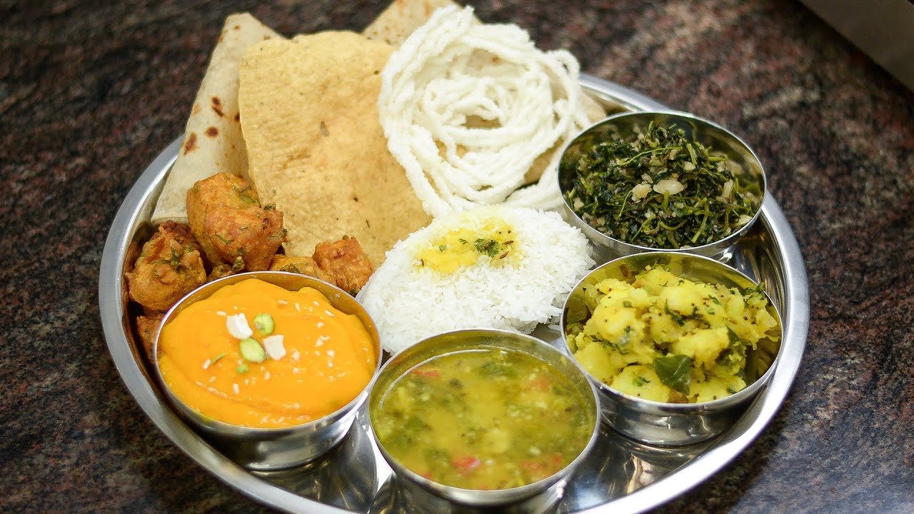 स्पेशल आमरस थाळी | Special Amras Thali | Special Veg Thali Recipe ...