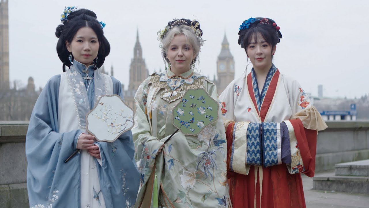 CGTN Europe reporter explores hanfu—virtually and in real life - YouTube