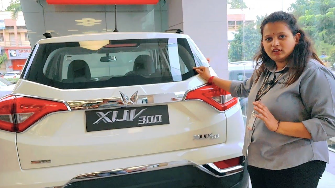 2023 Mahindra XUV300 W6 | Sunroof Model | On Road Price Mileage Specifications Hindi Review ...