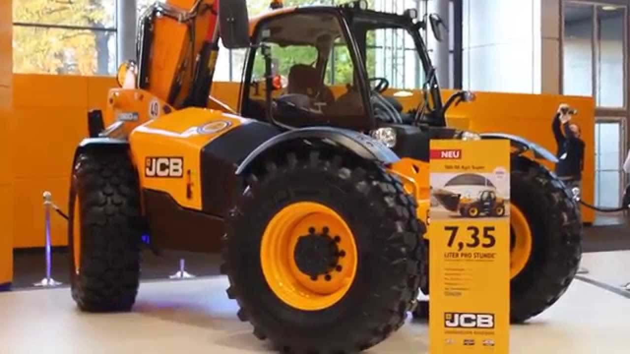 Le novità dallo stand JCB con il nuovissimo 560-80 Agri Super - YouTube