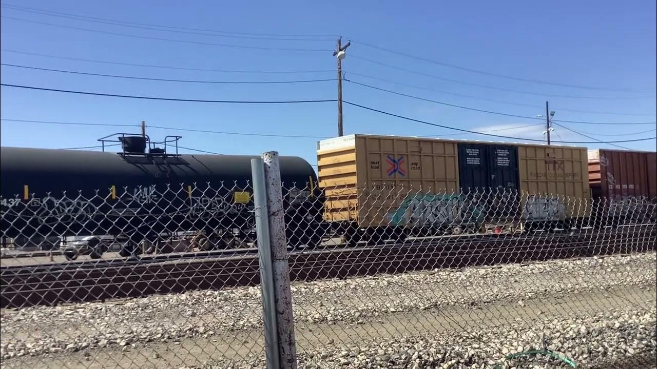 UP 1377 moves forward and backs up - YouTube