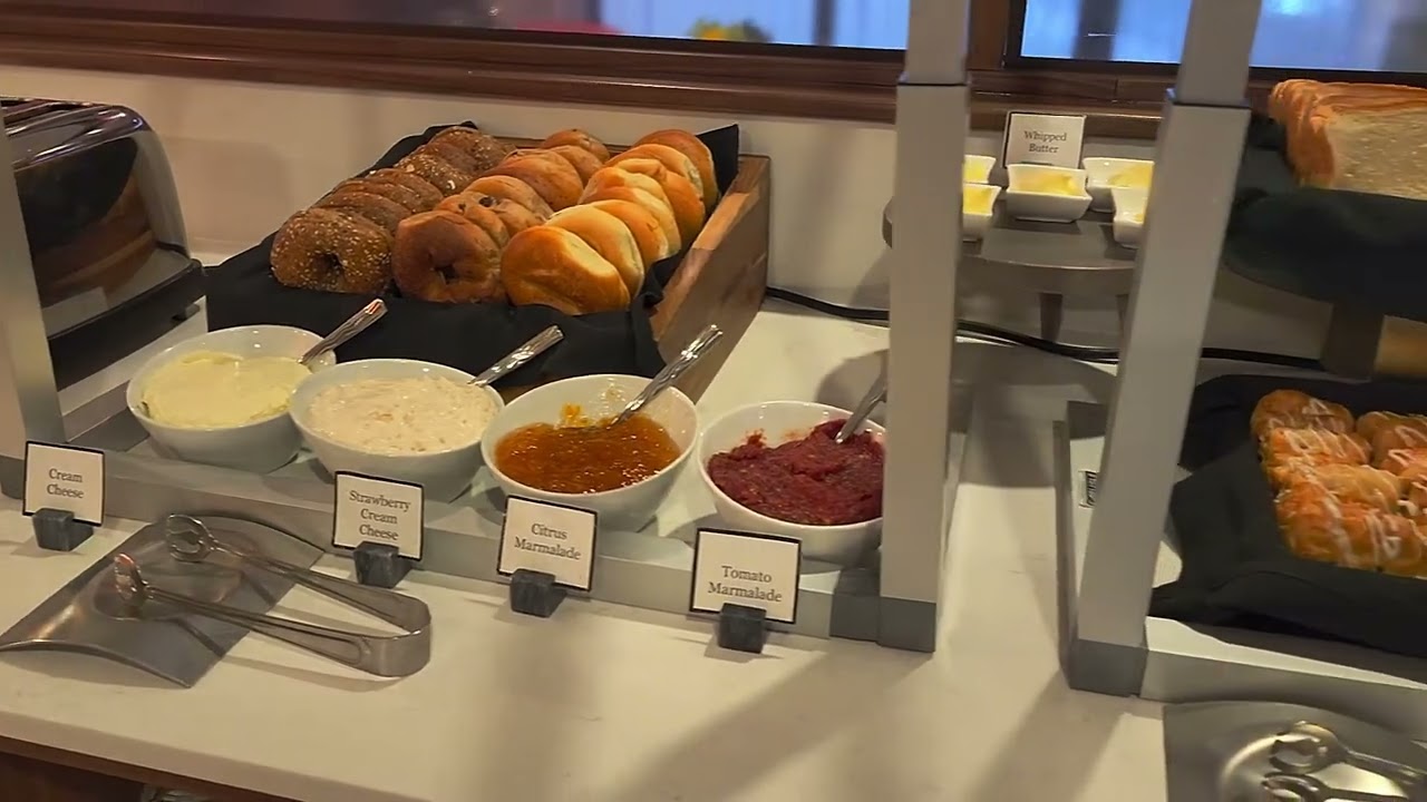 Disney's Contemporary Resort ~ Standard Room ~ Atrium Club Level Tour ...