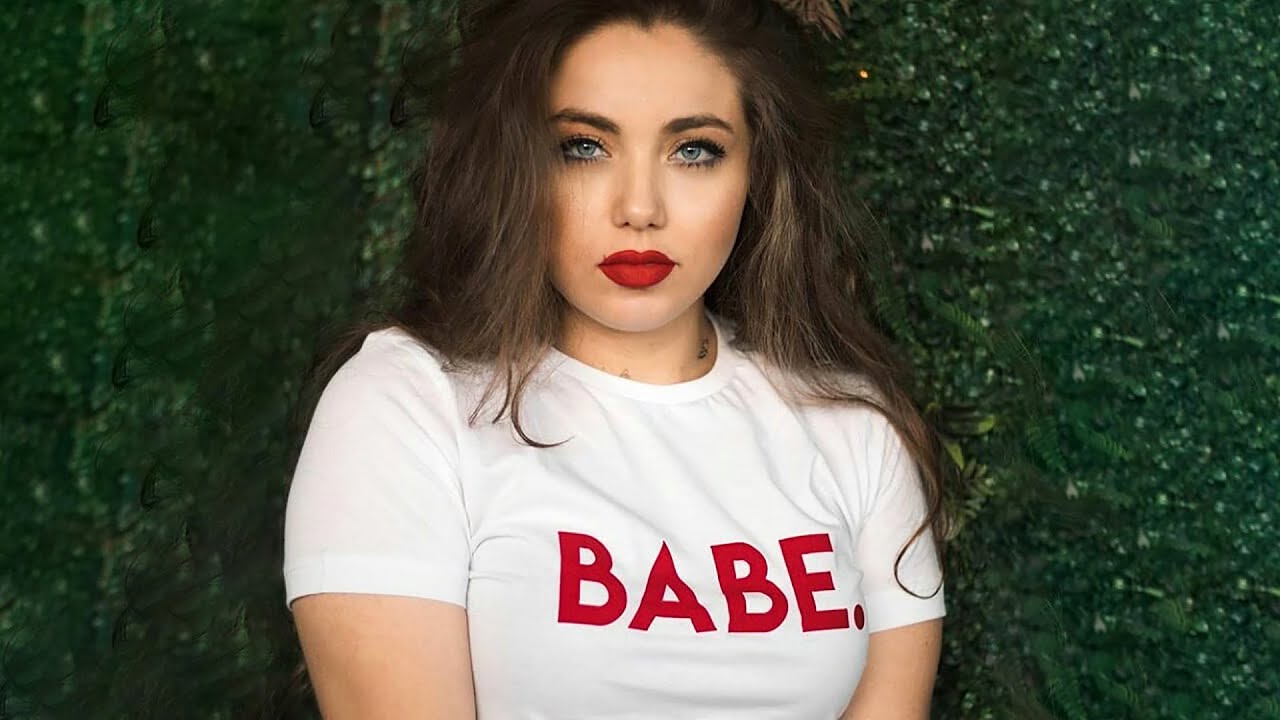 Algérie : Rania Benaichouche, épouse de Bounedjah, de retour après une ...