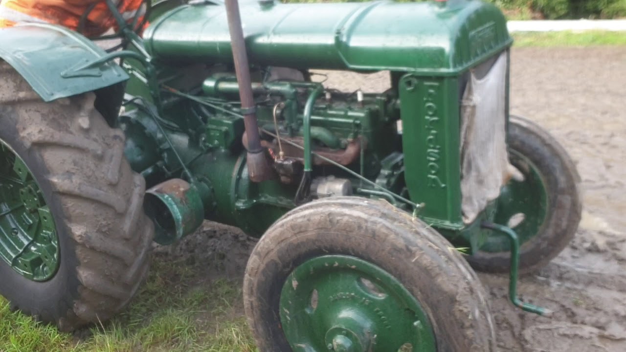 Fordson N 2 - YouTube