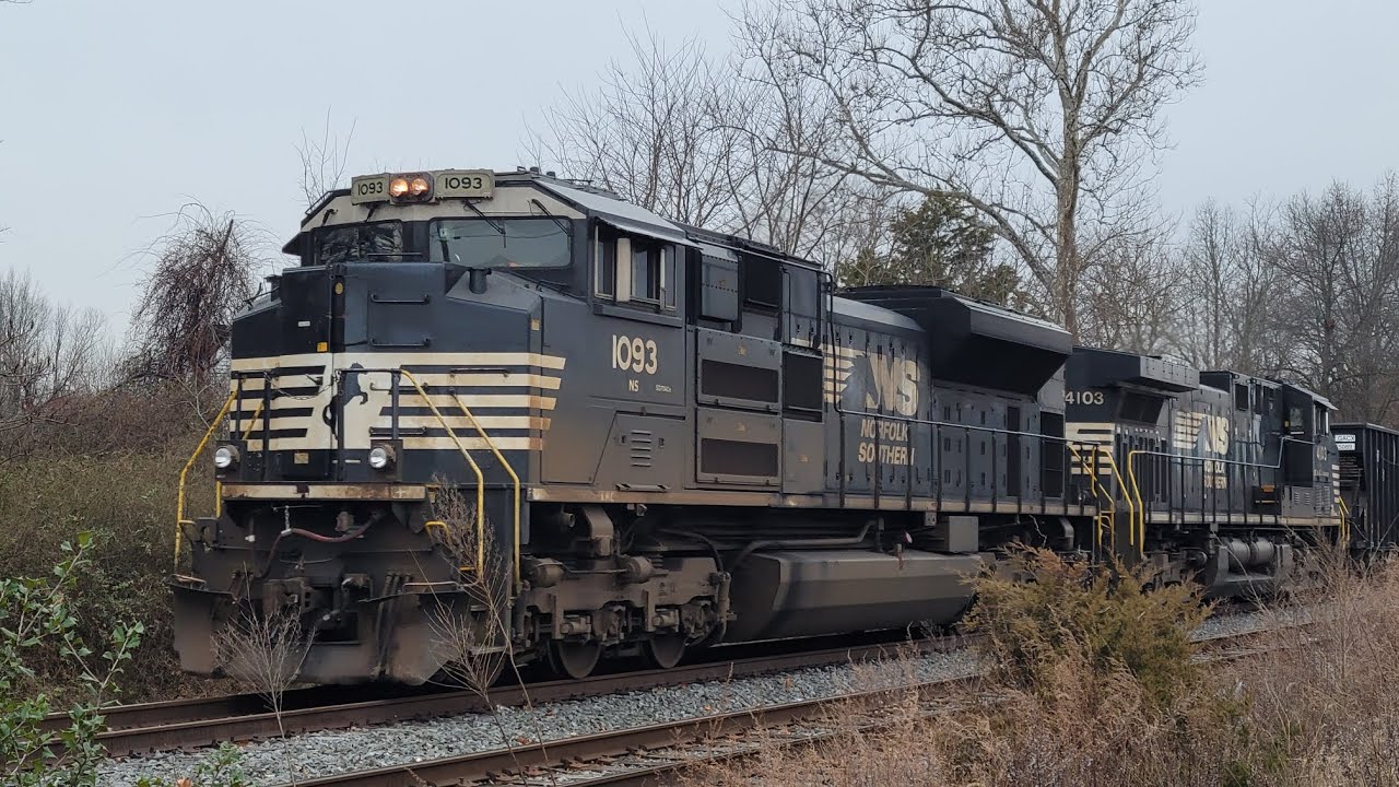 Hunting NS trains in Northern Delaware - YouTube