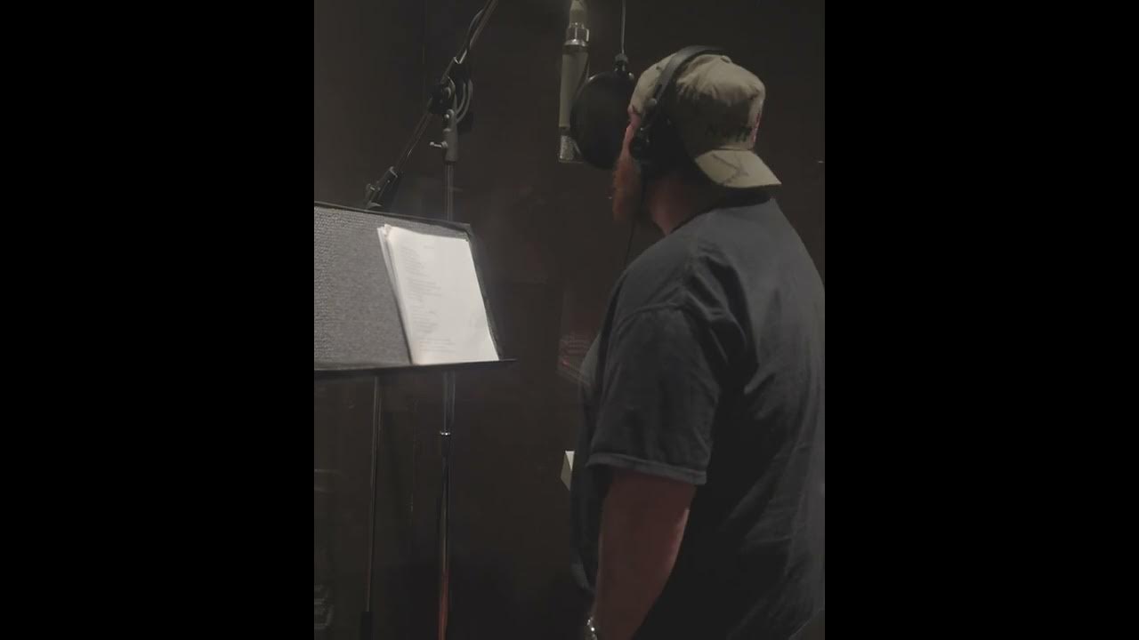Luke Combs - Growin' Up and Gettin' Old Studio Clip (Unreleased ...